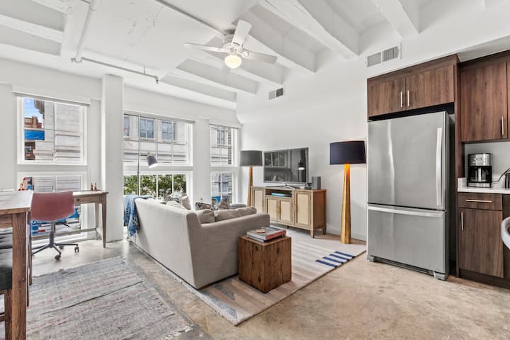 State Street Retreat - Savannah, GA