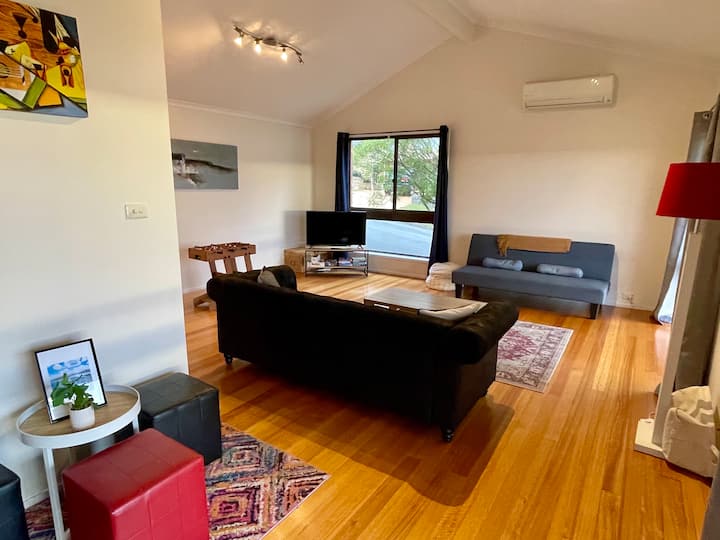 Spacious 3br Getaway With Water & Mountain View - Avoca Beach