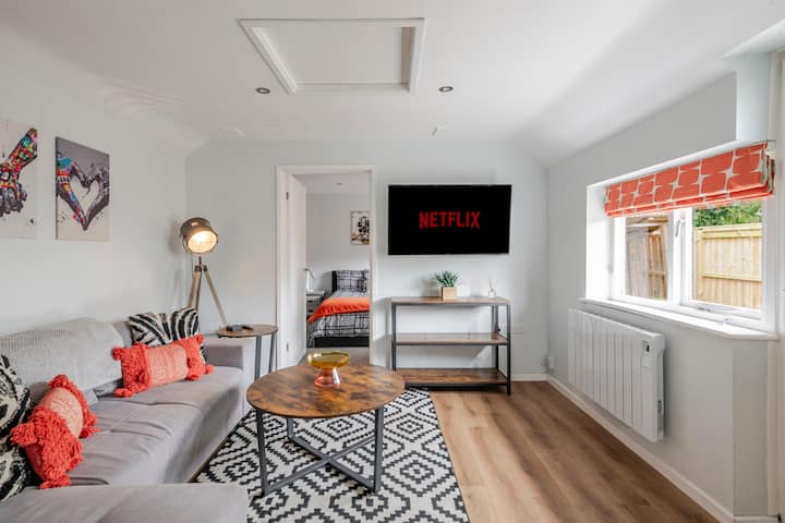 Stylish Studio Pad - Pets/garden/wifi/parking - 埃塞克斯