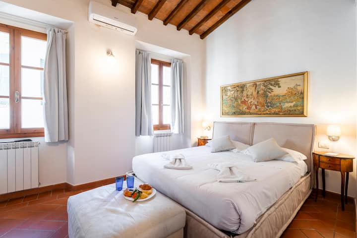 Charming Apartment In The Center - Florence