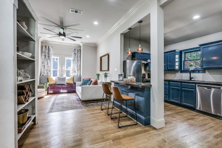 Historic Farmhouse Downtown No.4619 - Dallas, TX