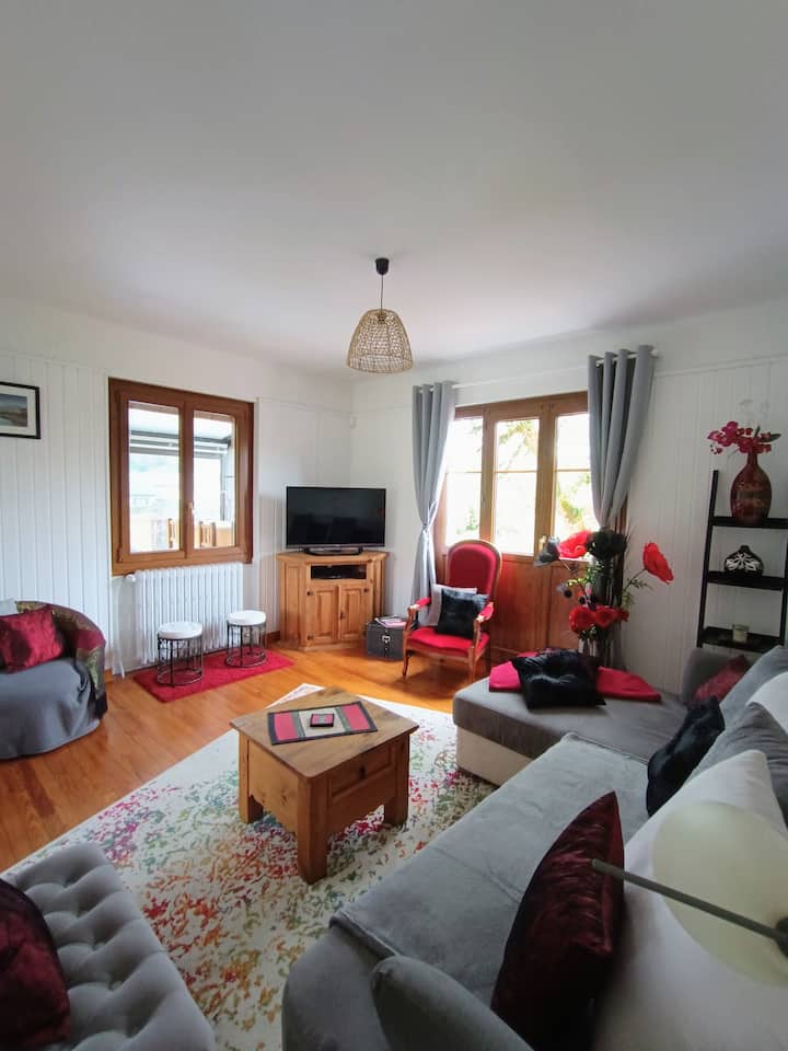 Petit Coin De Sérénité Au Pied Des Montagnes - Lake Geneva