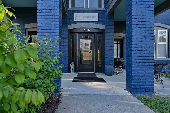 Amelia Earhart 2 Queens, 2patios, Walk Benedictine - Lewis and Clark State Park, Rushville