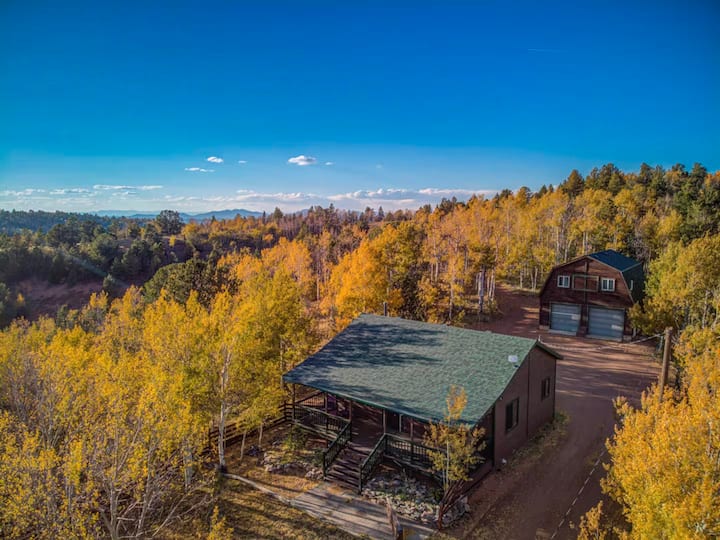 Sleeps 6 | Views | Hottub | Gameroom | K9 Friendly - Cripple Creek, CO