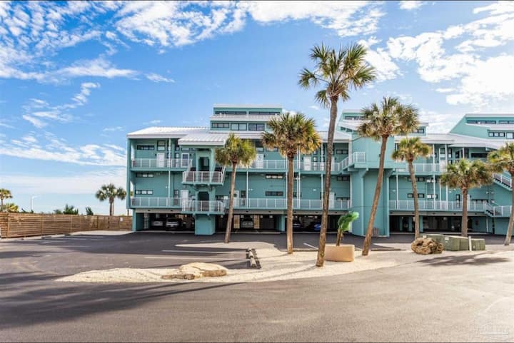 Waterfront Condo W/beach On 2 Sides - Pensacola Beach, FL