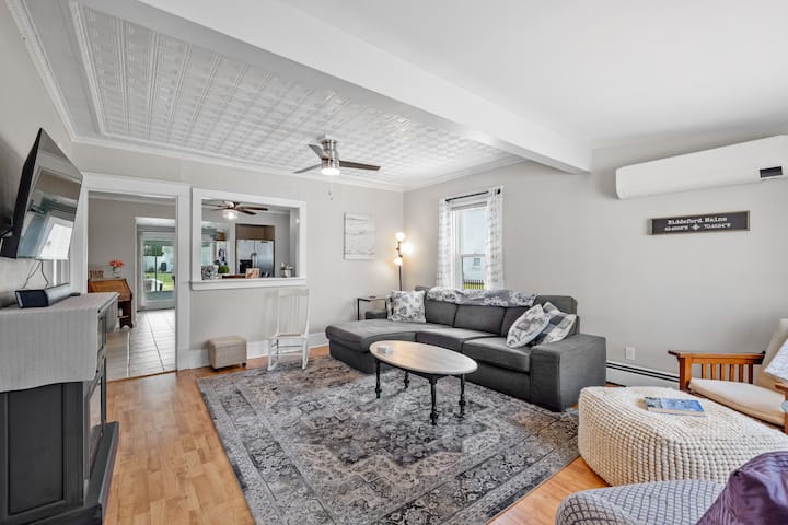 Charming Ranch Home Centrally Located In-town. - Biddeford, ME