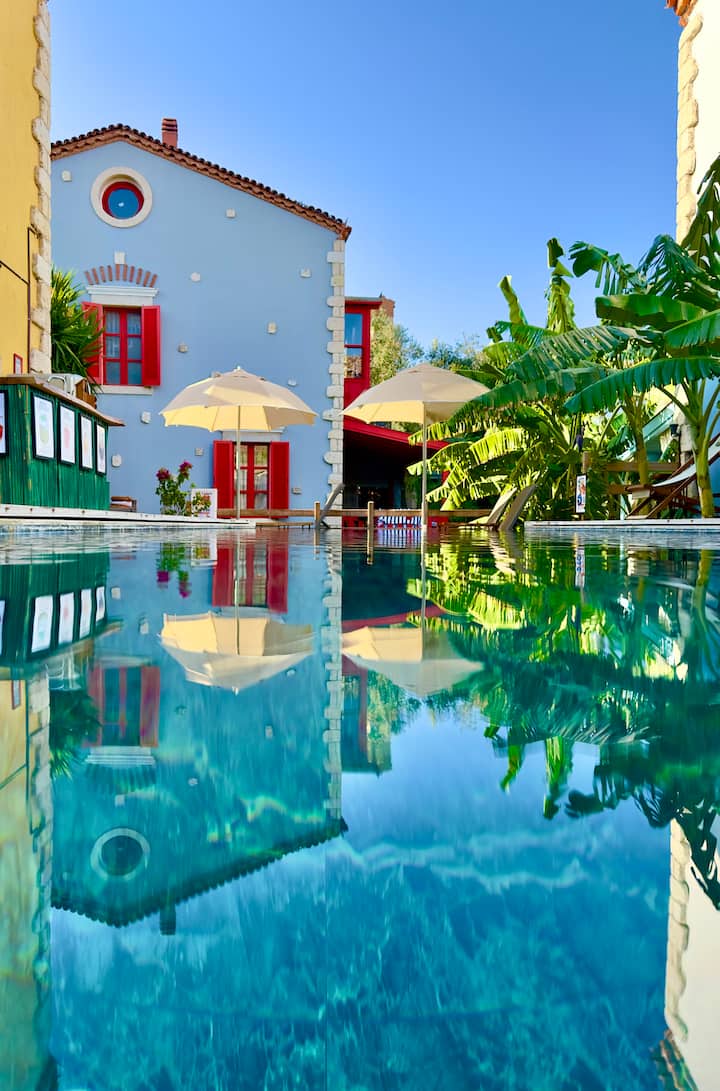 Ecological Pool, Great Food And Spacious Room - Alaçatı