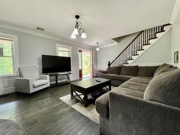 Modern Luxurious 3-bedroom Home - Massasoit State Park, East Taunton
