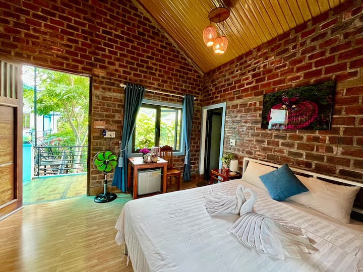 Mountain View Room_nice Pool_near Phong Nha Cave - Vietnam