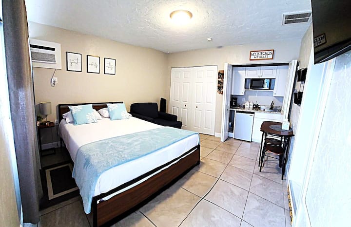 University Pines Studio In Sarasota - Sarasota
