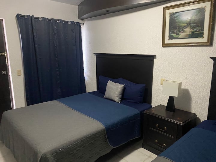 Habitción A
2 Cuadras Playa Y Letras Mzt Exlte Ubi - Mazatlán