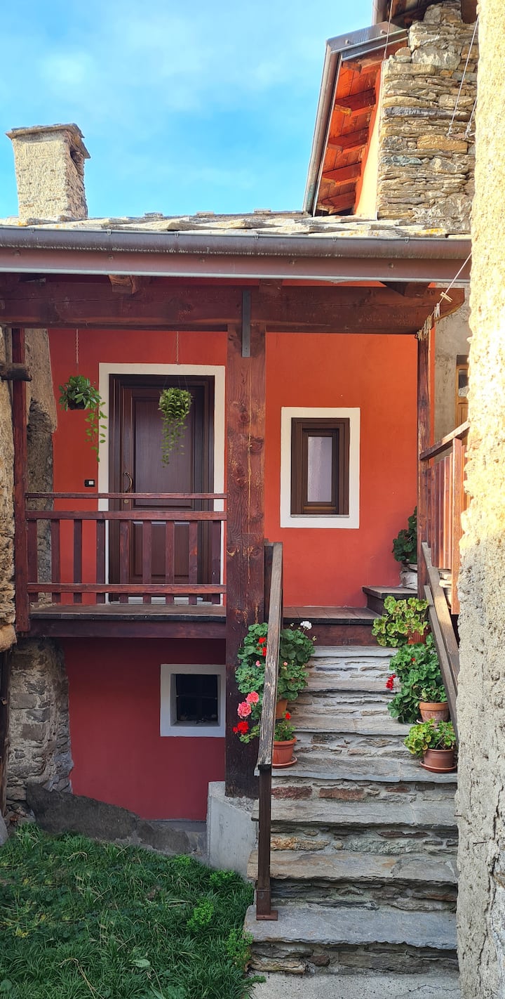 Confort Moderne Dans Un Charmant Village Alpin - Piemont