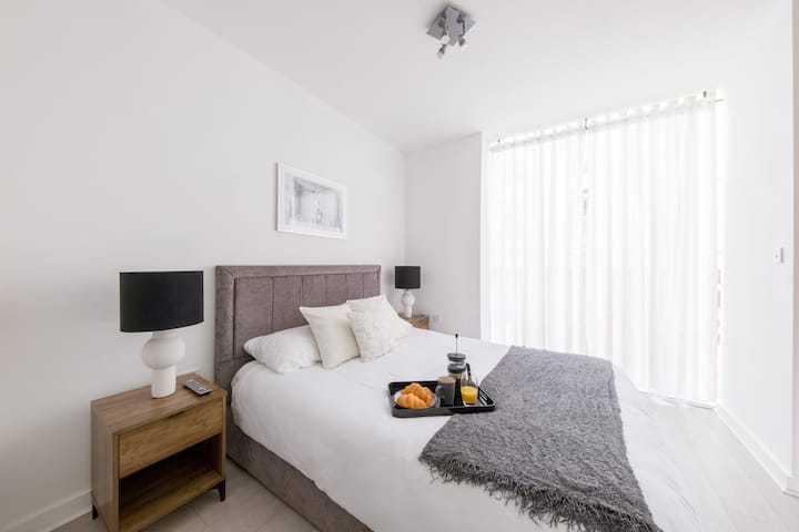 Spacious 2 Bed 2 Bath Apt In Jewellery Quarter - West Midlands