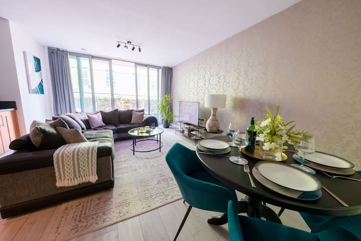 2 Bed 2 Bath Apartment With Balcony – City Centre - Birmingham