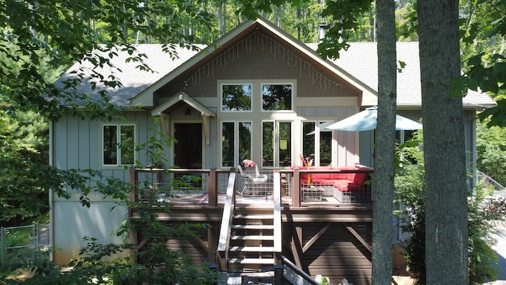 Forest Oasis W Hot Tub, Outdoor Sauna, & Privacy - Asheville, NC