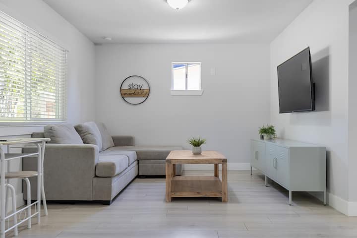 Cozy Renovated Home + Walk To Downtown 2 - Rocklin, CA