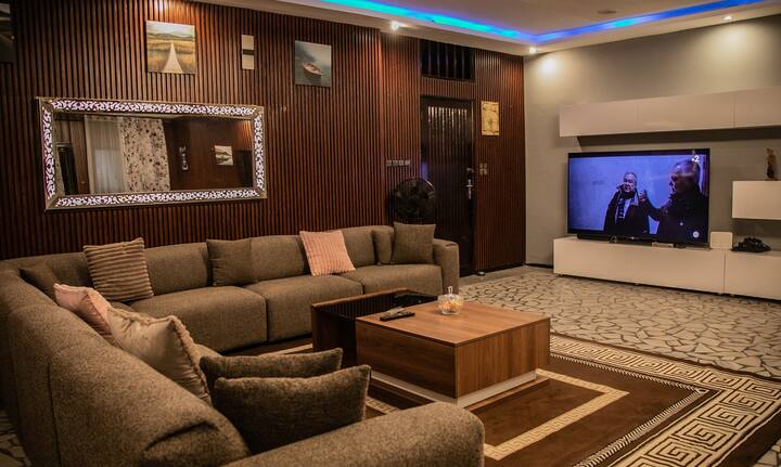 4 Chambres. Vaste Et Charmant Logement De Luxe - Lomé