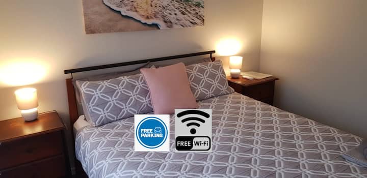 Whole Quiet 2 Bedroom House; Free Wifi & Parking - Brisbane Entertainment Centre