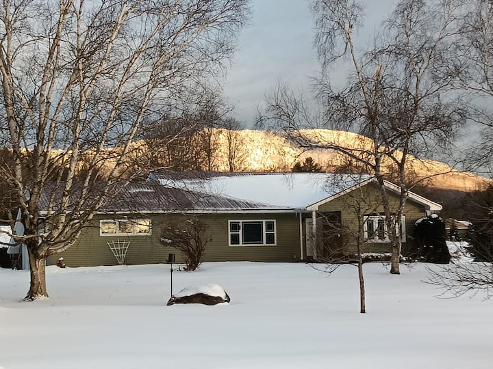 Ranch Style With Mountain Views On Paved Road - Vermont