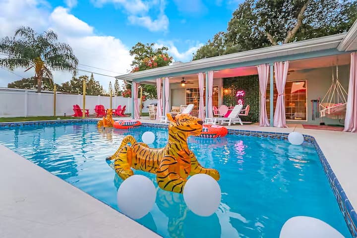 Clearwater Glam | Pool, Games, Hot Pink Oasis! - 清水市