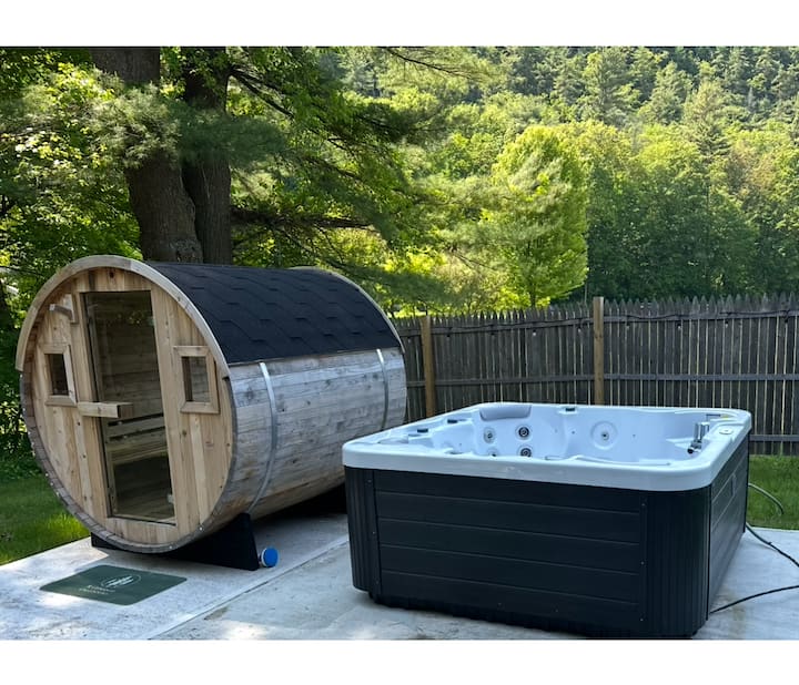 Sauna + Hot Tub Escape | Private & Pet Friendly - Great Barrington, MA