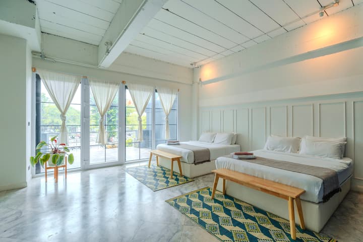 Local Bangkok Friends Or Family Room (Max 4) - Bangkok