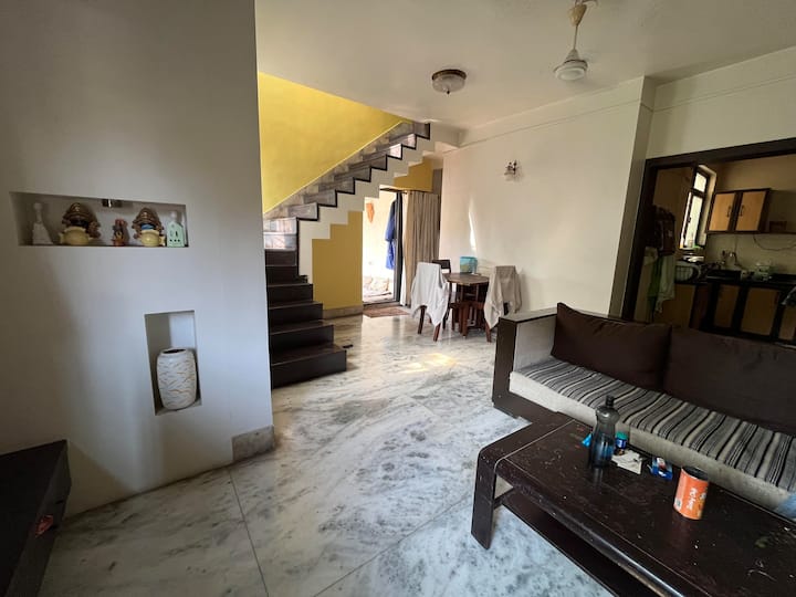 Beautiful Private Room In A 3bhk Penthouse. - Pune