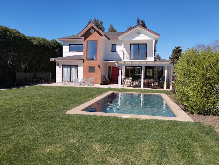 Espectacular Casa Santo Domingo Central Febrero - Santo Domingo