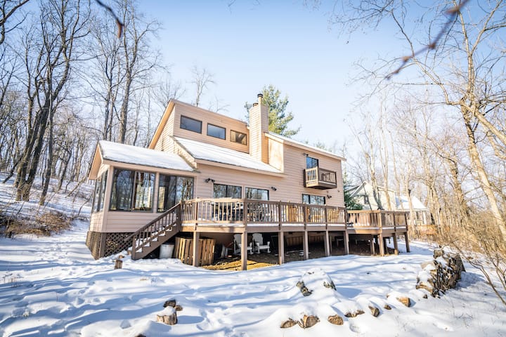4 Min To Ski: Whispering Creek Hot Tub King Beds - Wintergreen, VA