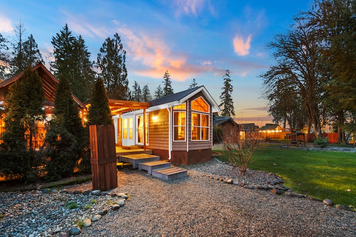 Hot Tub Cabin At Robinhood Village Resort #8 - Hoodsport, WA