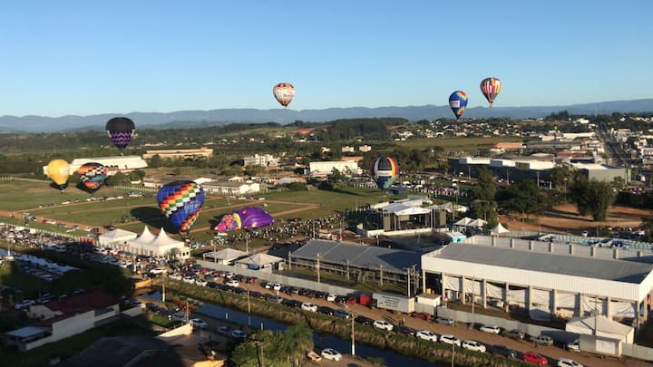 Espaço Inteiro Com Melhor Vista Do Balonismo - Torres
