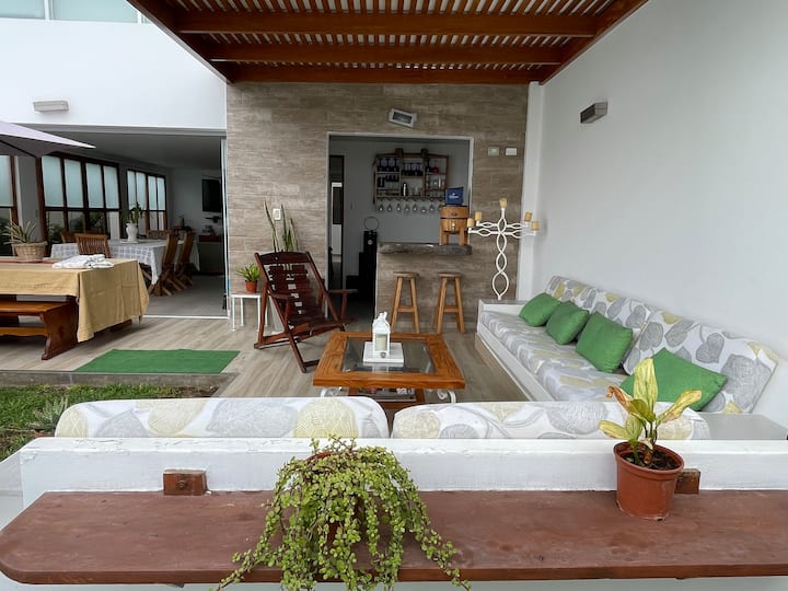 Moderna Casa Campo Y Playa  Amplia Piscina  Cómoda - Peru