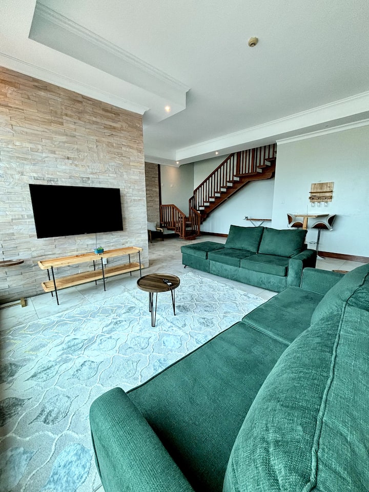 Spacious 3br Apt With Extended Balcony In Town - Dar es Salaam