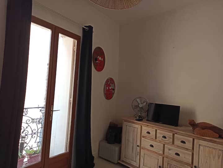Bel Appartement En Centre Ville. 15 Mn Des Plages - Vias