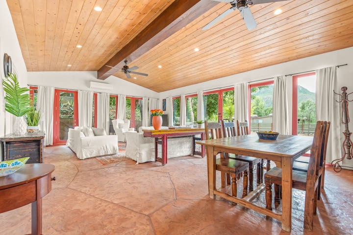 Charming Getaway Cottage Agoura Hills  1bed /1bath - Agoura Hills, CA