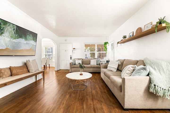 Cozy Boho Home-block From Sea - Long Beach, CA
