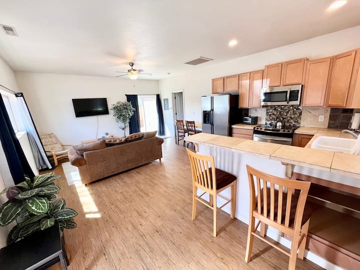 Cozy, New 1-bedroom Close To Downtown & Trails - Grand Junction, CO