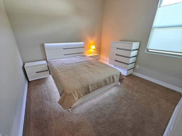 Pet-friendly Family Home In A Quiet Neighborhood - Mesa, AZ