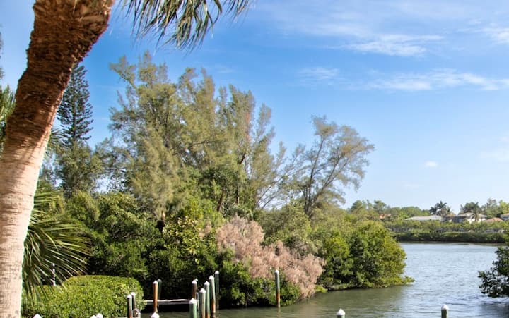 2br Condo W/ Beach Access & Pool Views - Longboat Key, FL