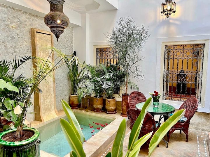 Lush Escape: Private Riad With Pool,  Marrakech - Marrakech