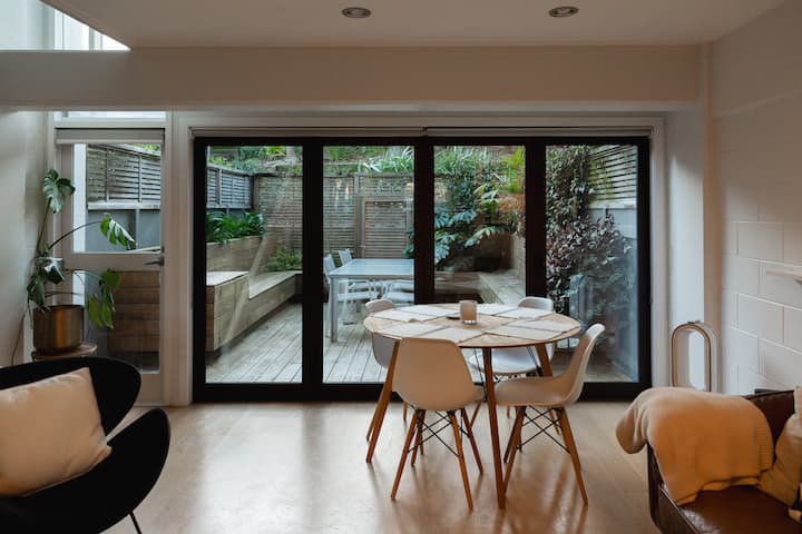 Prime Freemans Bay 2 Bed Apartment - Free Parking! - Auckland