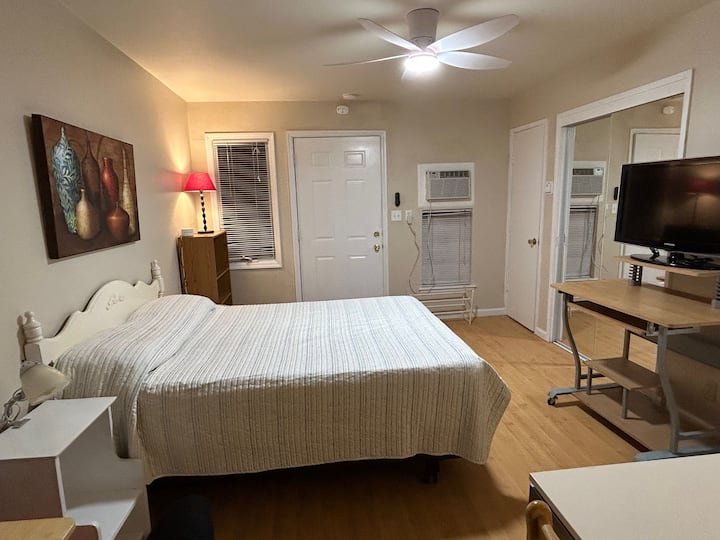 Quiet Newly Renovated Studio - Santa Clara, CA