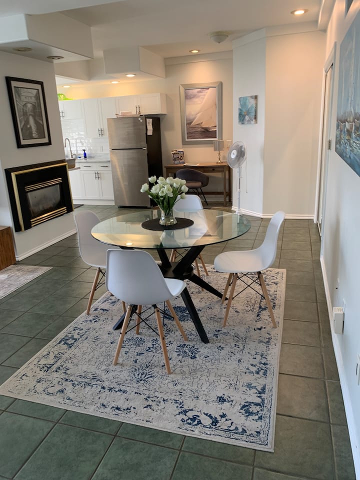 Large 2-bdrm Suite In Great Location - Nanaimo