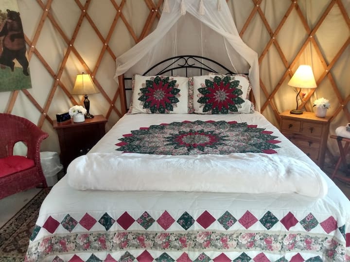Hillside Yurt - Dahlonega, GA