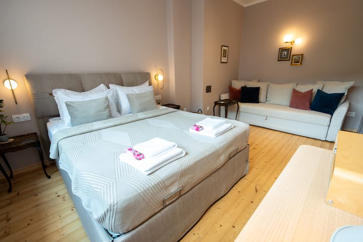 Little Sofia - до Операта и Александър Невски - Sofía