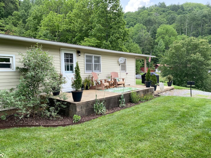 Mountain, 3 Bedroom Retreat With Rainbow Views. - Sylva, NC
