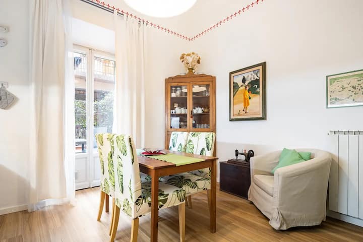 Comfy Unit Suitable For Work- Street Level W/patio - Florenz