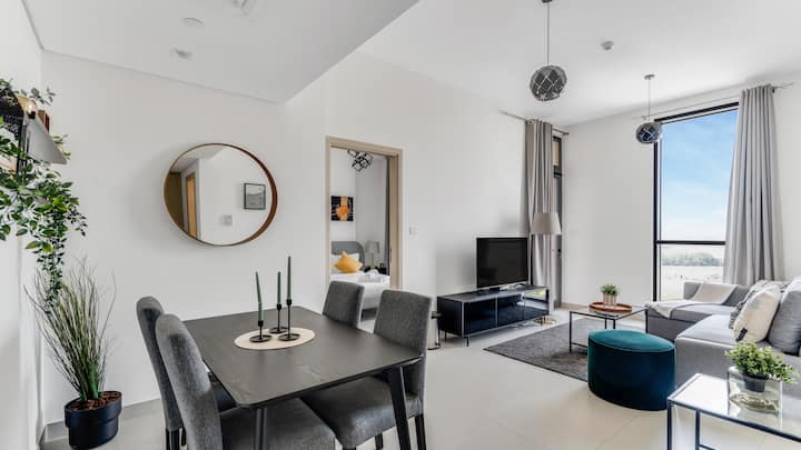 Stunning 1-bedroom Apartment With Closed Kitchen - Dubai