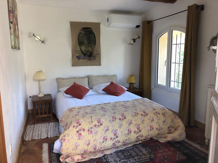 Ravissante Chambre Dans Maison De Caractère - Cucuron