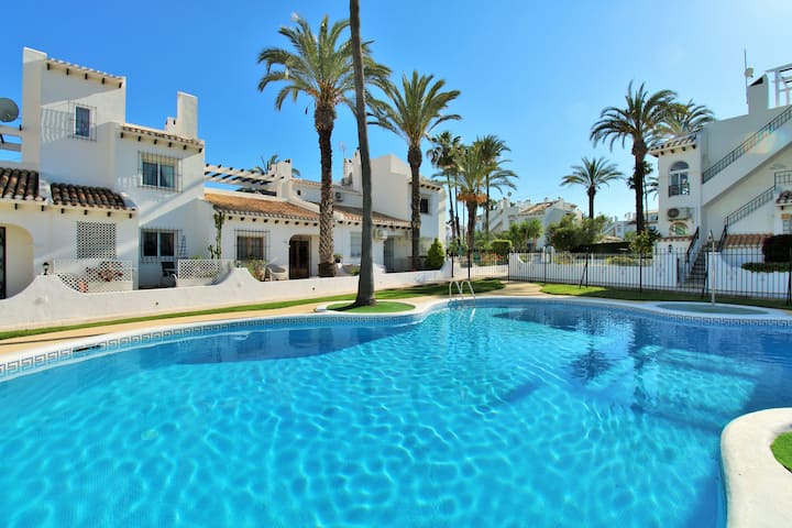 Villamartin South Facing Apartment, Near Pool! - San Miguel de Salinas
